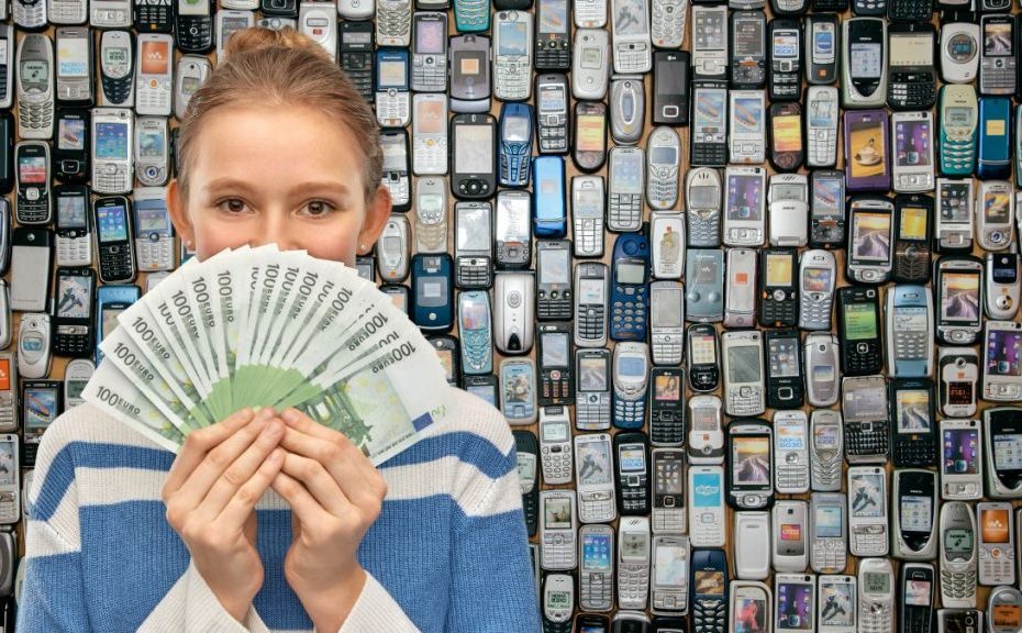 Старі мобільні телефони продаються за великі гроші